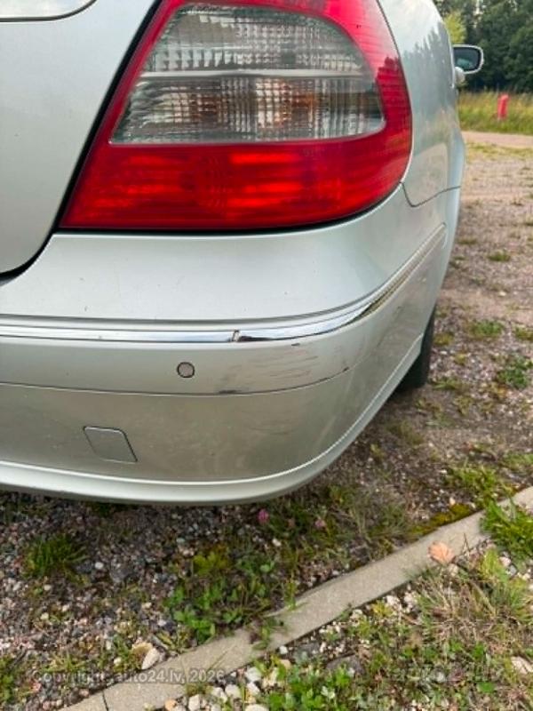 Pelēks Mercedes-Benz E-Class 2006 Tallina, ar dzinēja tilpumu 3.00 L un nobraukumu 364 tūkst. km par 3300 €, foto 6 vietnē AUTOMOTO.COM.LV