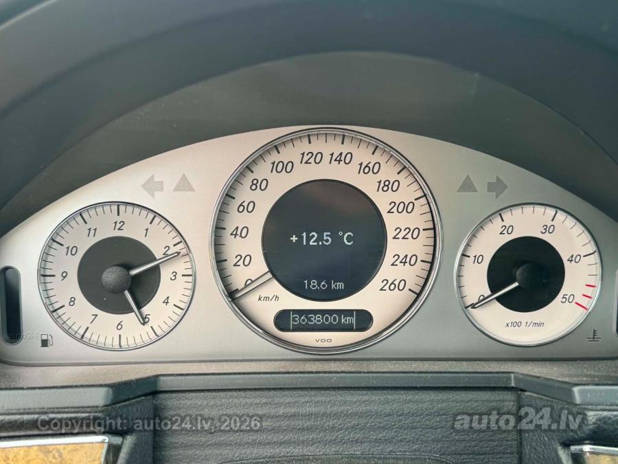 Grey Mercedes-Benz E-Class 2006 in Tallinn, with an engine capacity of 3.00 L and mileage of 364 thousand km for 3300 €, photo 10 on AUTOMOTO.COM.LV