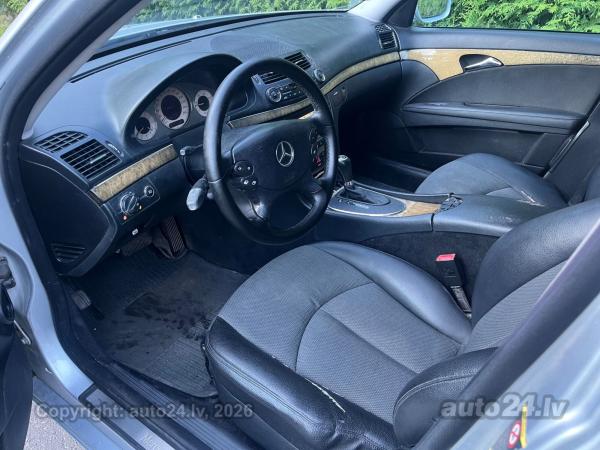 Pelēks Mercedes-Benz E-Class 2006 Tallina, ar dzinēja tilpumu 3.00 L un nobraukumu 390 tūkst. km par 2490 €, foto 9 vietnē AUTOMOTO.COM.LV