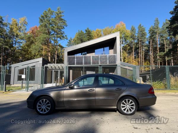 Mercedes-Benz E-Class 2006 Tallina vietnē Pelēks Mercedes-Benz E-Class 2006 Tallina, ar dzinēja tilpumu 3.00 L un nobraukumu 330 tūkst. km par 4499 €, foto 6 vietnē AUTOMOTO.COM.LV