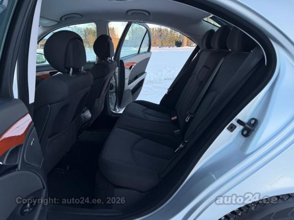 Pelēks Mercedes-Benz E-Class 2007 Viljandi, ar dzinēja tilpumu 3.00 L un nobraukumu 253 tūkst. km par 5990 €, foto 9 vietnē AUTOMOTO.COM.LV