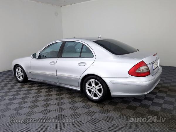Pelēks Mercedes-Benz E-Class 2007 Tallina, ar dzinēja tilpumu 2.10 L un nobraukumu 336 tūkst. km par 2999 €, foto 4 vietnē AUTOMOTO.COM.LV