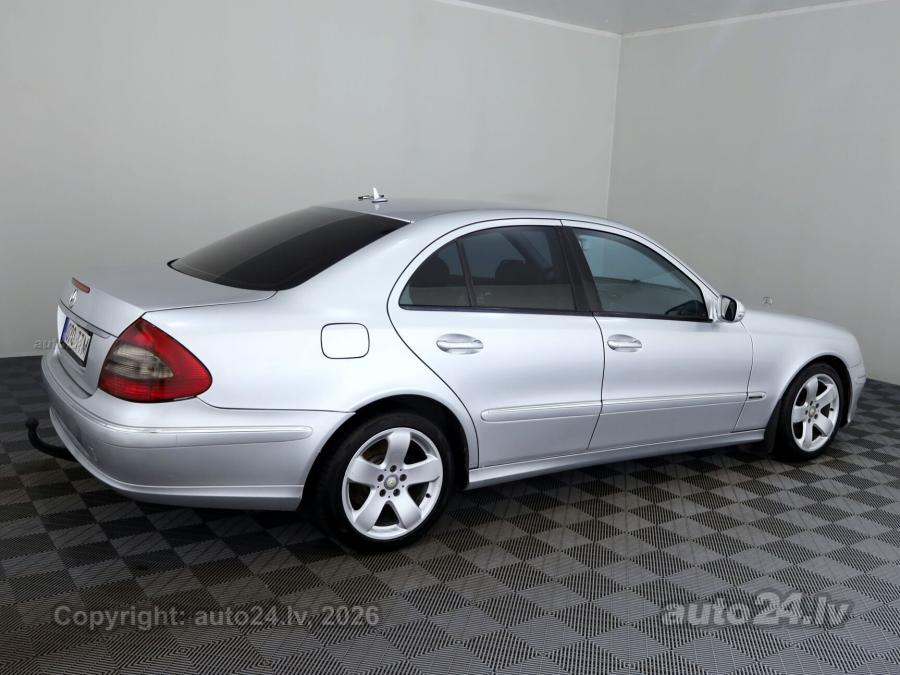 Pelēks Mercedes-Benz E-Class 2007 Tallina, ar dzinēja tilpumu 2.10 L un nobraukumu 349 tūkst. km par 1899 €, foto 4 vietnē AUTOMOTO.COM.LV
