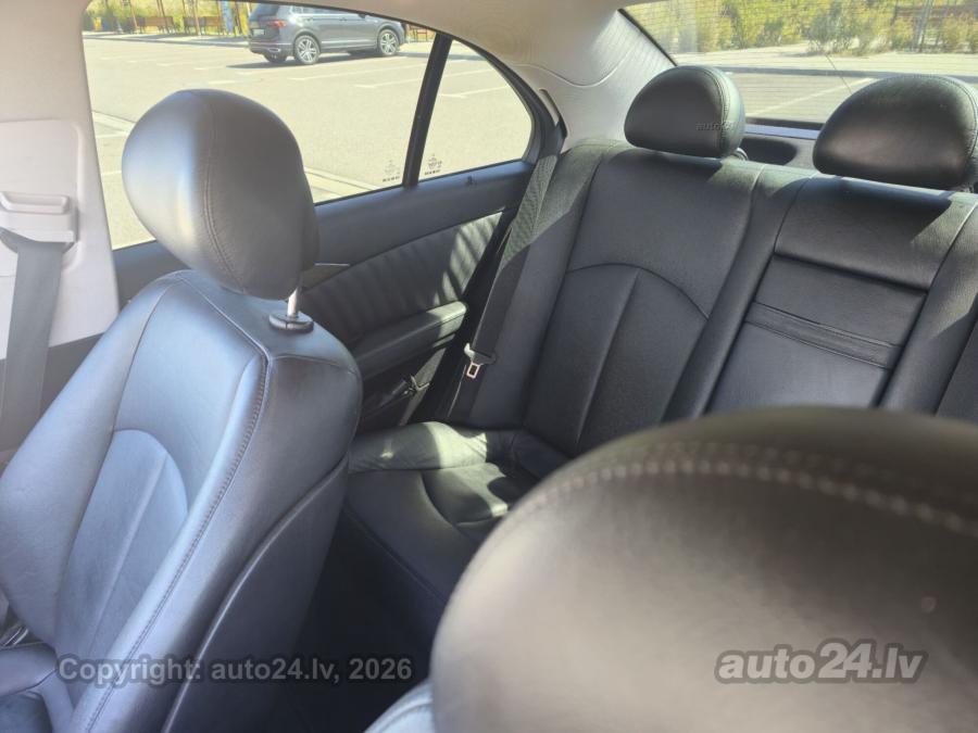 Pelēks Mercedes-Benz E-Class 2007 Rīga, ar dzinēja tilpumu 3.00 L un nobraukumu 324 tūkst. km par 5000 €, foto 5 vietnē AUTOMOTO.COM.LV