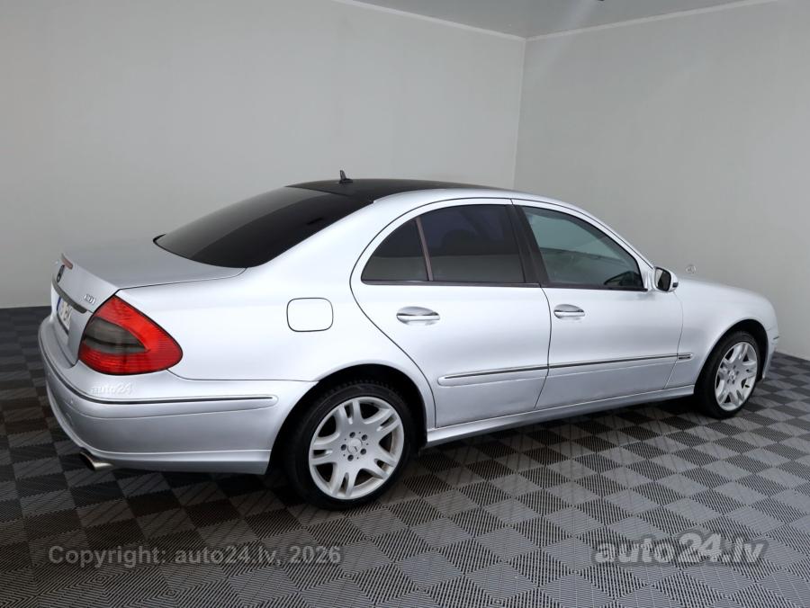 Pelēks Mercedes-Benz E-Class 2007 Tallina, ar dzinēja tilpumu 3.00 L un nobraukumu 422 tūkst. km par 1999 €, foto 4 vietnē AUTOMOTO.COM.LV