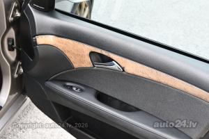 Pelēks Mercedes-Benz E-Class 2008 Tallina, ar dzinēja tilpumu 3.00 L un nobraukumu 305 tūkst. km par 9500 €, foto 10 vietnē AUTOMOTO.COM.LV