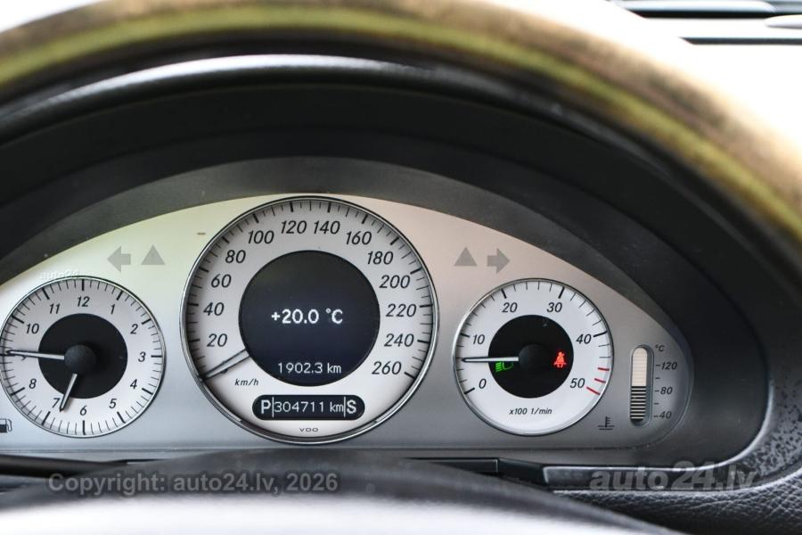 Pelēks Mercedes-Benz E-Class 2008 Tallina, ar dzinēja tilpumu 3.00 L un nobraukumu 305 tūkst. km par 9500 €, foto 12 vietnē AUTOMOTO.COM.LV