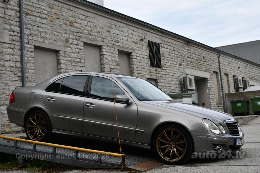 Pelēks Mercedes-Benz E-Class 2008 Tallina, ar dzinēja tilpumu 3.00 L un nobraukumu 305 tūkst. km par 9500 €, foto 16 vietnē AUTOMOTO.COM.LV