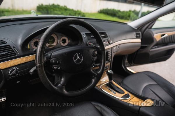 Pelēks Mercedes-Benz E-Class 2008 Tallina, ar dzinēja tilpumu 3.00 L un nobraukumu 366 tūkst. km par 4000 €, foto 5 vietnē AUTOMOTO.COM.LV