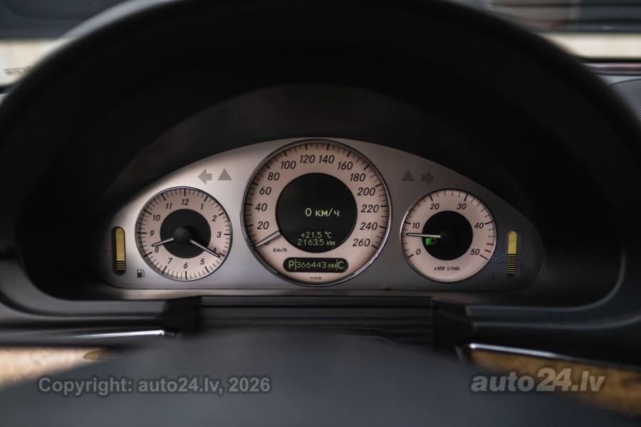 Pelēks Mercedes-Benz E-Class 2008 Tallina, ar dzinēja tilpumu 3.00 L un nobraukumu 366 tūkst. km par 4000 €, foto 13 vietnē AUTOMOTO.COM.LV
