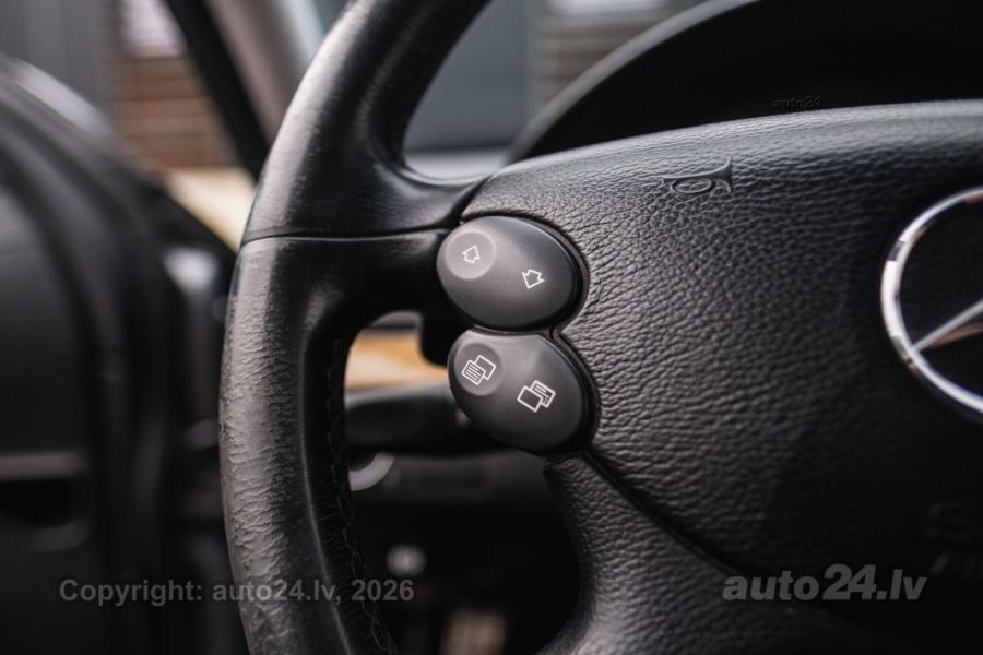 Pelēks Mercedes-Benz E-Class 2008 Tallina, ar dzinēja tilpumu 3.00 L un nobraukumu 366 tūkst. km par 4000 €, foto 14 vietnē AUTOMOTO.COM.LV