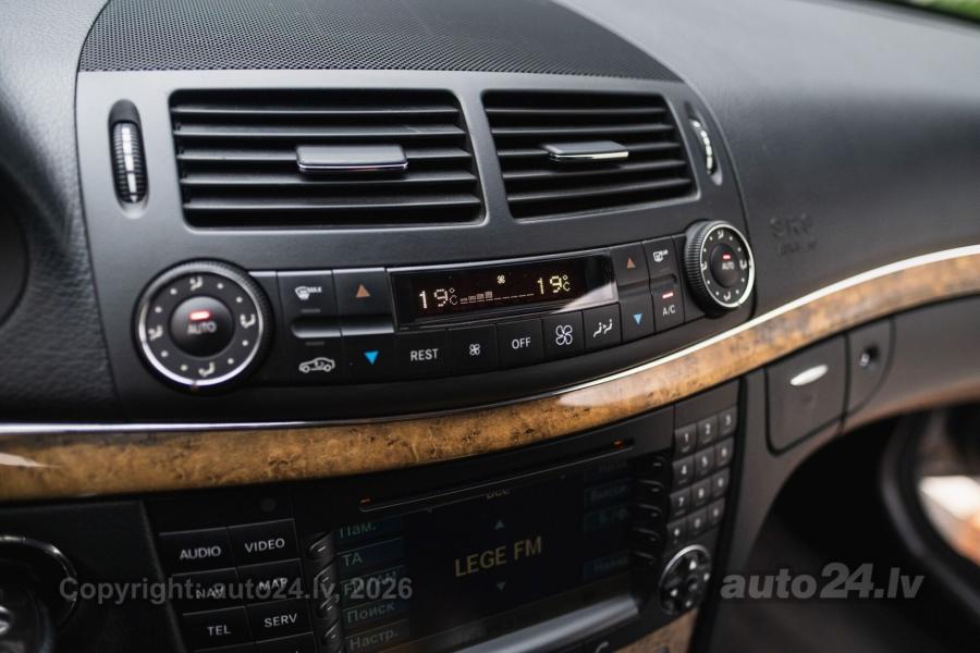 Pelēks Mercedes-Benz E-Class 2008 Tallina, ar dzinēja tilpumu 3.00 L un nobraukumu 366 tūkst. km par 4000 €, foto 17 vietnē AUTOMOTO.COM.LV