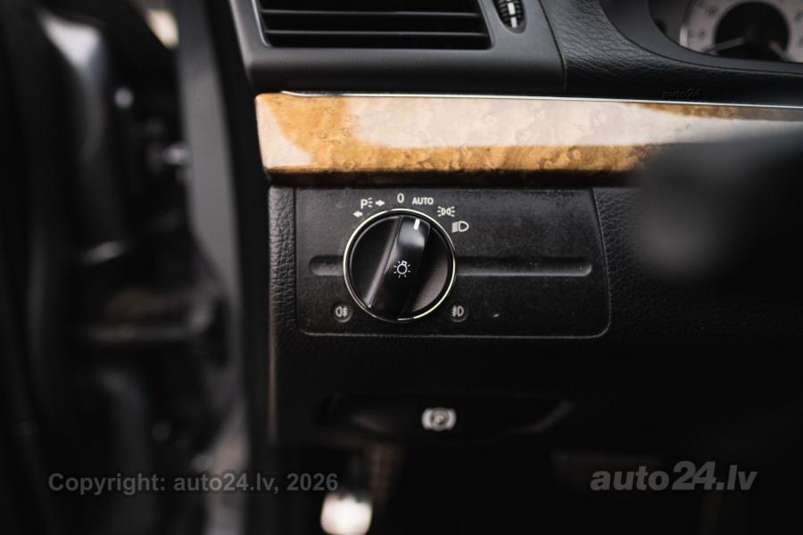 Pelēks Mercedes-Benz E-Class 2008 Tallina, ar dzinēja tilpumu 3.00 L un nobraukumu 366 tūkst. km par 4000 €, foto 20 vietnē AUTOMOTO.COM.LV