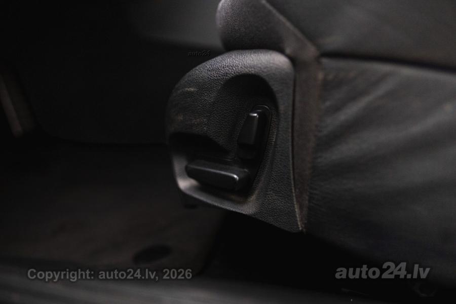 Pelēks Mercedes-Benz E-Class 2008 Tallina, ar dzinēja tilpumu 3.00 L un nobraukumu 366 tūkst. km par 4000 €, foto 21 vietnē AUTOMOTO.COM.LV