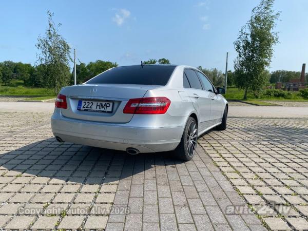 Pelēks Mercedes-Benz E-Class 2009 Tallina, ar dzinēja tilpumu 2.99 L un nobraukumu 308 tūkst. km par 11800 €, foto 3 vietnē AUTOMOTO.COM.LV