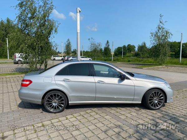 Pelēks Mercedes-Benz E-Class 2009 Tallina, ar dzinēja tilpumu 2.99 L un nobraukumu 308 tūkst. km par 11800 €, foto 5 vietnē AUTOMOTO.COM.LV