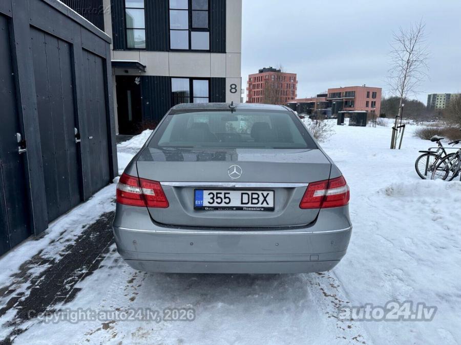 Grey Mercedes-Benz E-Class 2010 in Tartu, with an engine capacity of 2.10 L and mileage of 316 thousand km for 6990 €, photo 6 on AUTOMOTO.COM.LV