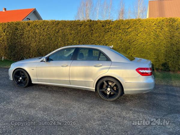 Grey Mercedes-Benz E-Class 2010 in Tallinn, with an engine capacity of 2.10 L and mileage of 333 thousand km for 5500 €, photo 3 on AUTOMOTO.COM.LV