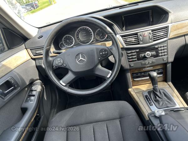 Grey Mercedes-Benz E-Class 2010 in Tallinn, with an engine capacity of 2.10 L and mileage of 246 thousand km for 6480 €, photo 8 on AUTOMOTO.COM.LV