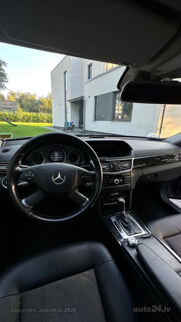 Grey Mercedes-Benz E-Class 2010 in Tallinn, with an engine capacity of 2.10 L and mileage of 285 thousand km for 7500 €, photo 6 on AUTOMOTO.COM.LV