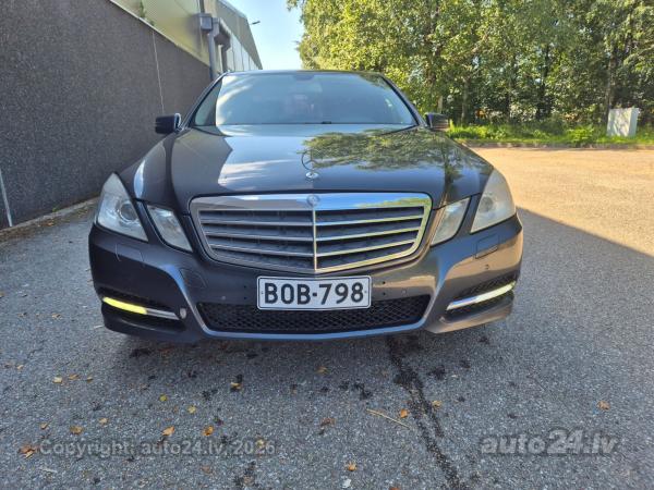 Pelēks Mercedes-Benz E-Class 2010 Pērnava, ar dzinēja tilpumu 2.10 L un nobraukumu 0 tūkst. km par 4500 €, foto 2 vietnē AUTOMOTO.COM.LV