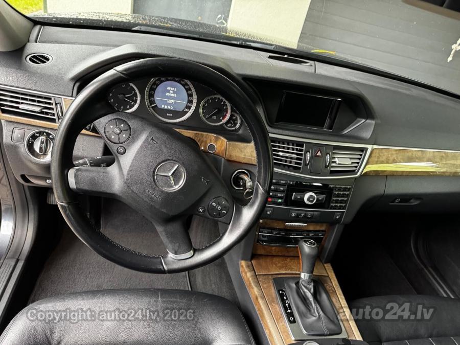 Pelēks Mercedes-Benz E-Class 2011 Tallina, ar dzinēja tilpumu 1.80 L un nobraukumu 210 tūkst. km par 9490 €, foto 23 vietnē AUTOMOTO.COM.LV