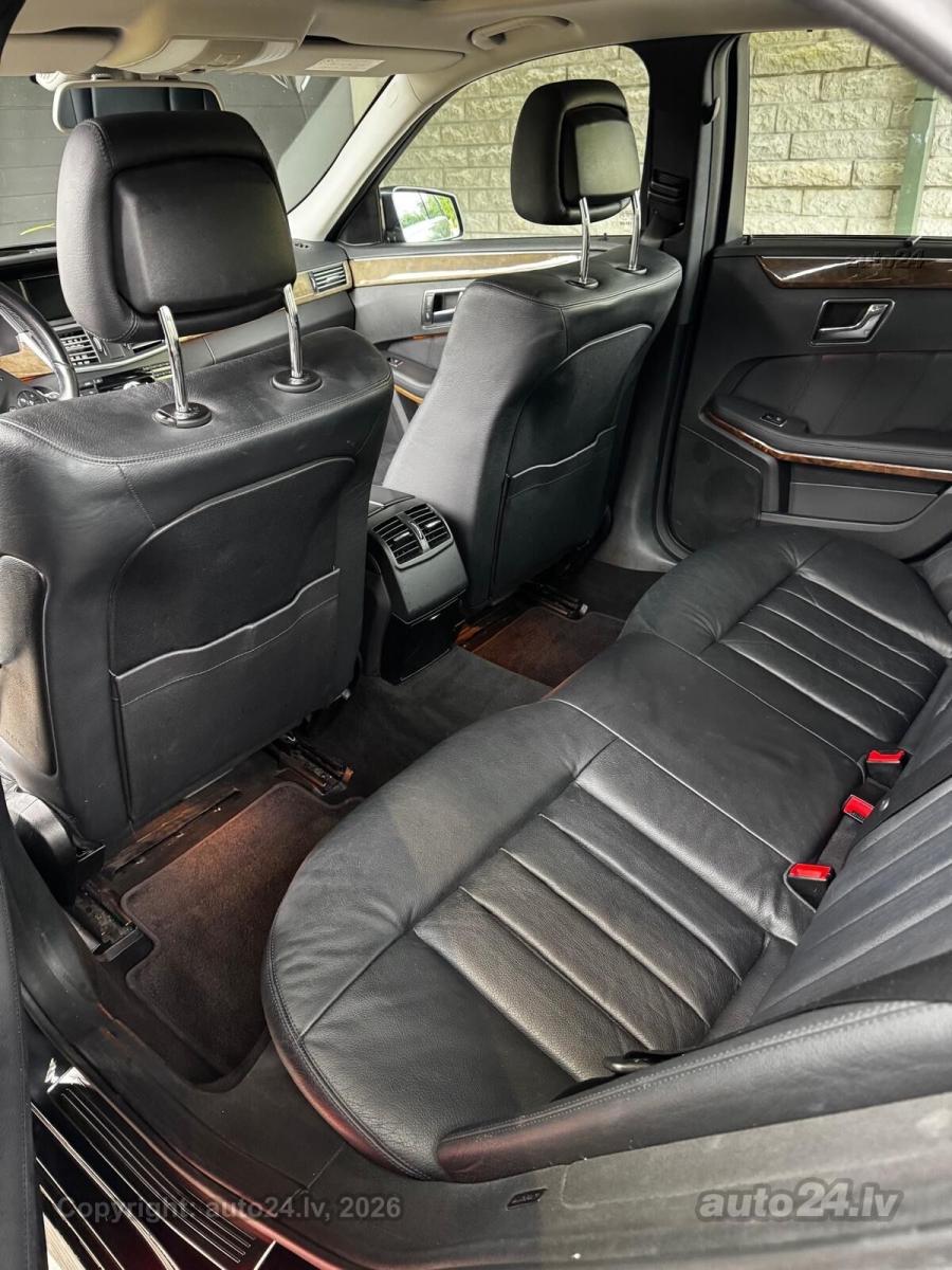 Pelēks Mercedes-Benz E-Class 2011 Tallina, ar dzinēja tilpumu 1.80 L un nobraukumu 210 tūkst. km par 9490 €, foto 31 vietnē AUTOMOTO.COM.LV