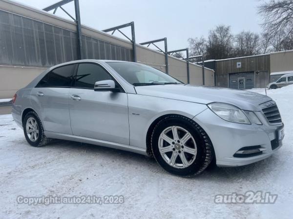 Pelēks Mercedes-Benz E-Class 2012 Narva, ar dzinēja tilpumu 2.10 L un nobraukumu 332 tūkst. km par 5999 €, foto 11 vietnē AUTOMOTO.COM.LV