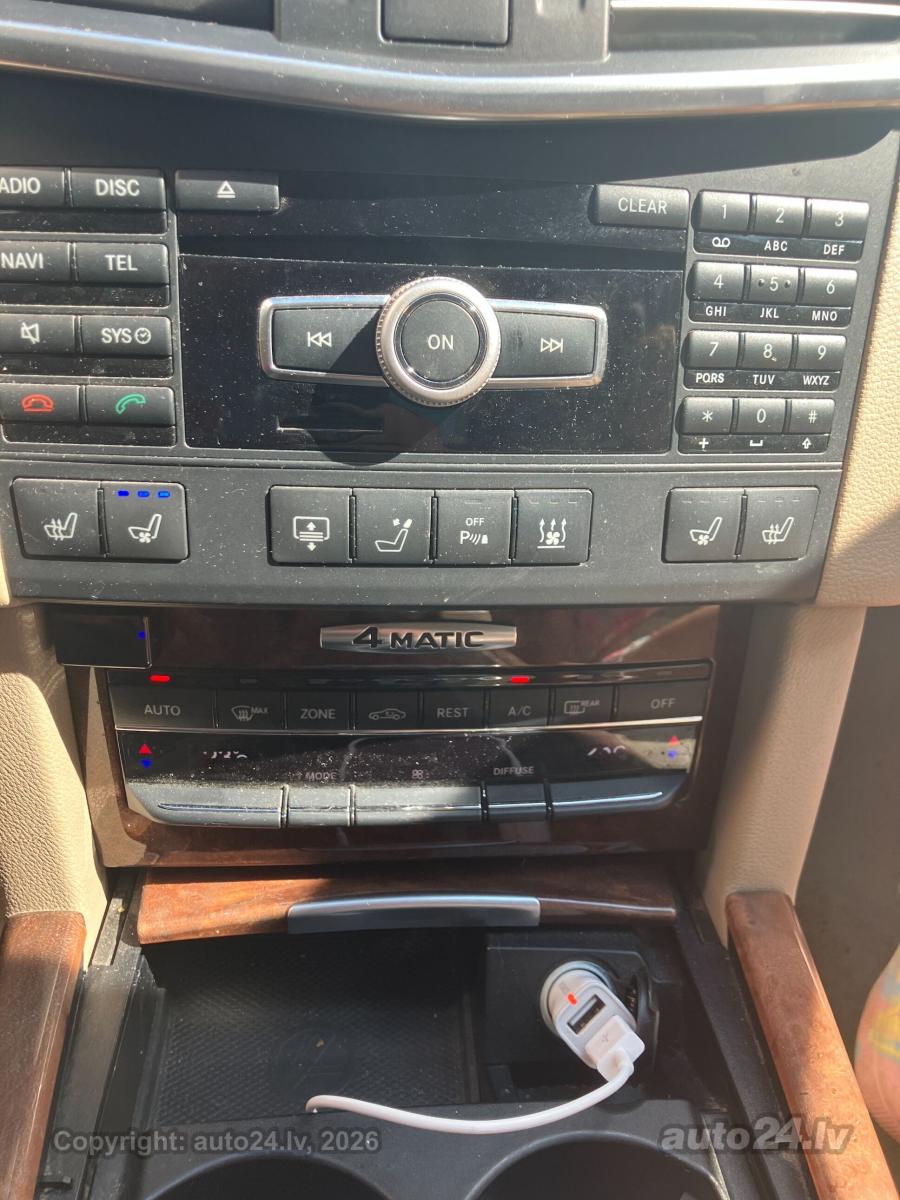 Grey Mercedes-Benz E-Class 2012 in Tallinn, with an engine capacity of 3.00 L and mileage of 124 thousand km for 14490 €, photo 7 on AUTOMOTO.COM.LV
