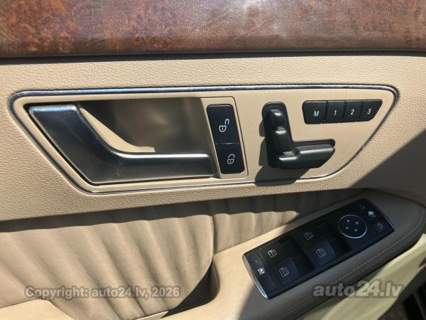 Pelēks Mercedes-Benz E-Class 2012 Tallina, ar dzinēja tilpumu 3.00 L un nobraukumu 124 tūkst. km par 14490 €, foto 9 vietnē AUTOMOTO.COM.LV