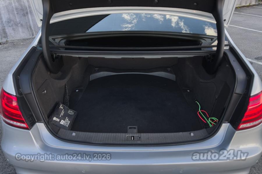Grey Mercedes-Benz E-Class 2013 in Tallinn, with an engine capacity of 3.00 L and mileage of 280 thousand km for 13490 €, photo 12 on AUTOMOTO.COM.LV