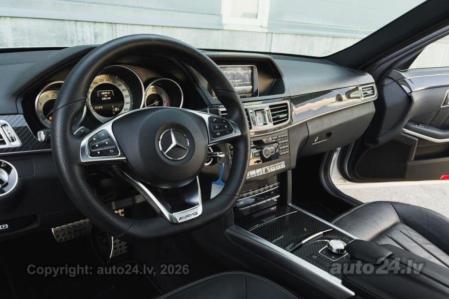 Grey Mercedes-Benz E-Class 2013 in Tallinn, with an engine capacity of 3.00 L and mileage of 280 thousand km for 13490 €, photo 16 on AUTOMOTO.COM.LV