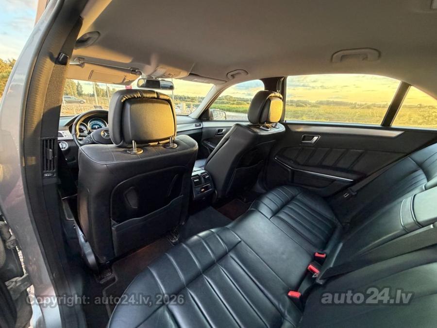 Grey Mercedes-Benz E-Class 2013 in Tartu, with an engine capacity of 3.00 L and mileage of 315 thousand km for 12900 €, photo 11 on AUTOMOTO.COM.LV