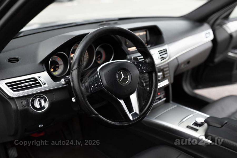 Pelēks Mercedes-Benz E-Class 2015 Tallina, ar dzinēja tilpumu 3.00 L un nobraukumu 373 tūkst. km par 9499 €, foto 9 vietnē AUTOMOTO.COM.LV