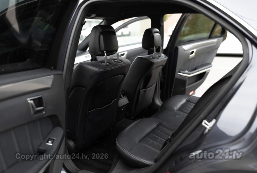 Pelēks Mercedes-Benz E-Class 2015 Tallina, ar dzinēja tilpumu 3.00 L un nobraukumu 373 tūkst. km par 9499 €, foto 12 vietnē AUTOMOTO.COM.LV