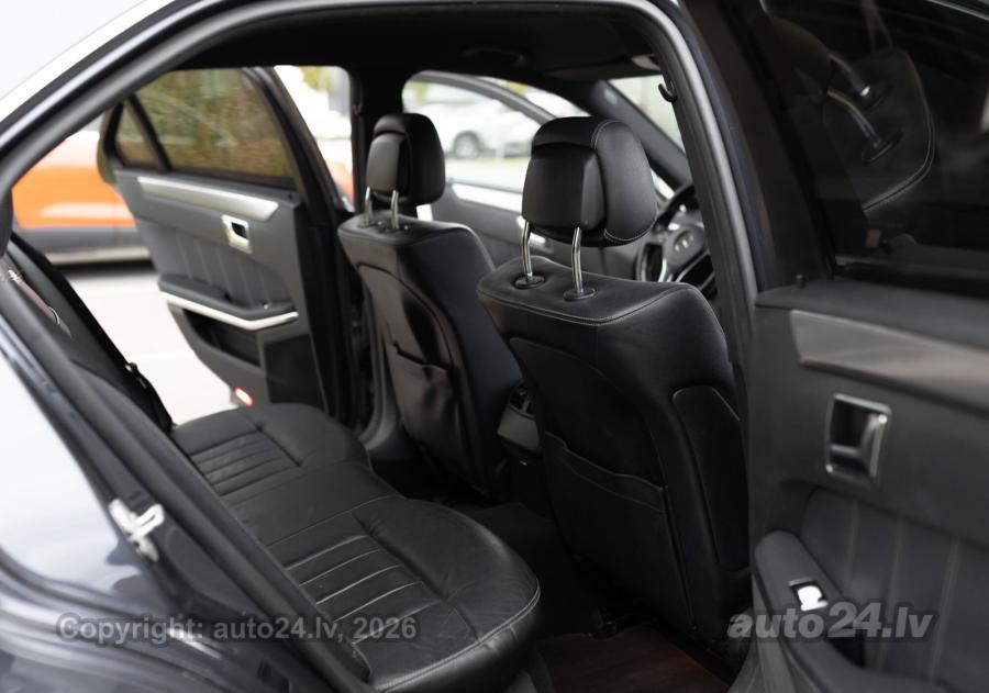 Pelēks Mercedes-Benz E-Class 2015 Tallina, ar dzinēja tilpumu 3.00 L un nobraukumu 373 tūkst. km par 9499 €, foto 16 vietnē AUTOMOTO.COM.LV
