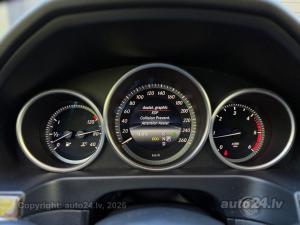 Pelēks Mercedes-Benz E-Class 2015 Tallina, ar dzinēja tilpumu 2.10 L un nobraukumu 284 tūkst. km par 8990 €, foto 17 vietnē AUTOMOTO.COM.LV