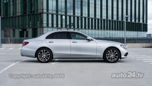 Grey Mercedes-Benz E-Class 2016 in Tallinn, with an engine capacity of 2.00 L and mileage of 133 thousand km for 28990 €, photo 7 on AUTOMOTO.COM.LV