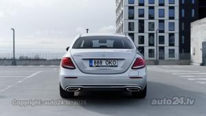 Grey Mercedes-Benz E-Class 2016 in Tallinn, with an engine capacity of 2.00 L and mileage of 133 thousand km for 28990 €, photo 11 on AUTOMOTO.COM.LV