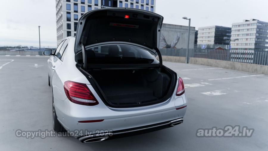 Grey Mercedes-Benz E-Class 2016 in Tallinn, with an engine capacity of 2.00 L and mileage of 133 thousand km for 28990 €, photo 12 on AUTOMOTO.COM.LV