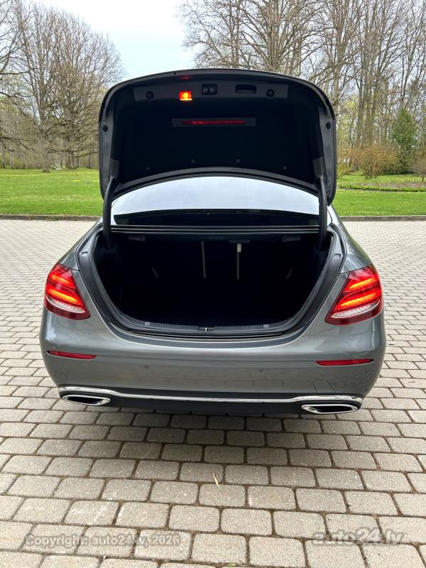 Grey Mercedes-Benz E-Class 2016 in Tallinn, with an engine capacity of 2.00 L and mileage of 118 thousand km for 22900 €, photo 7 on AUTOMOTO.COM.LV