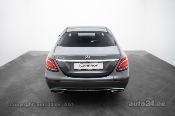 Grey Mercedes-Benz E-Class 2017 in Tallinn, with an engine capacity of 2.00 L and mileage of 204 thousand km for 16999 €, photo 5 on AUTOMOTO.COM.LV