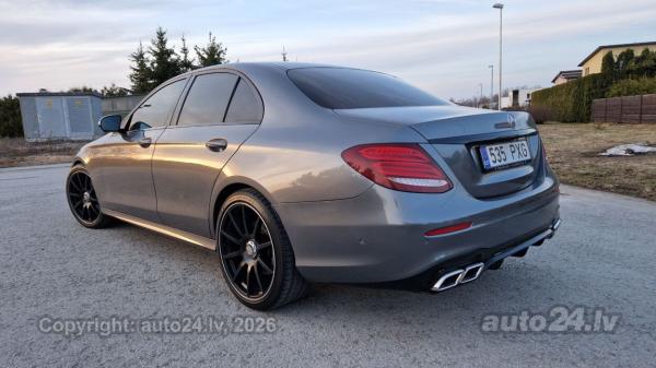 Grey Mercedes-Benz E-Class 2017 in Tallinn, with an engine capacity of 3.00 L and mileage of 266 thousand km for 24000 €, photo 3 on AUTOMOTO.COM.LV