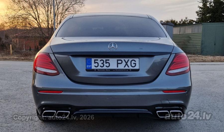 Pelēks Mercedes-Benz E-Class 2017 Tallina, ar dzinēja tilpumu 3.00 L un nobraukumu 266 tūkst. km par 24000 €, foto 6 vietnē AUTOMOTO.COM.LV