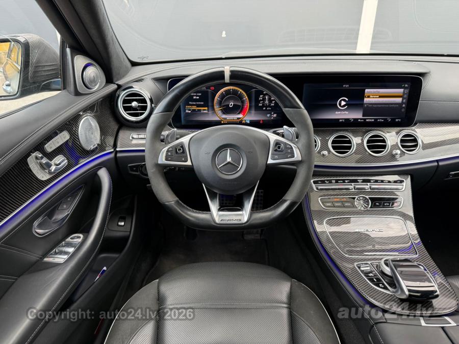 Pelēks Mercedes-Benz E-Class 2017 Tallina, ar dzinēja tilpumu 4.00 L un nobraukumu 159 tūkst. km par 53900 €, foto 13 vietnē AUTOMOTO.COM.LV