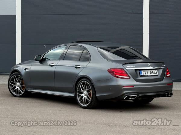 Grey Mercedes-Benz E-Class 2017 in Tallinn, with an engine capacity of 4.00 L and mileage of 159 thousand km for 51990 €, photo 6 on AUTOMOTO.COM.LV