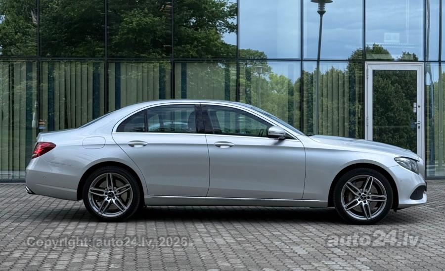 Grey Mercedes-Benz E-Class 2017 in Tallinn, with an engine capacity of 3.50 L and mileage of 185 thousand km for 23790 €, photo 9 on AUTOMOTO.COM.LV
