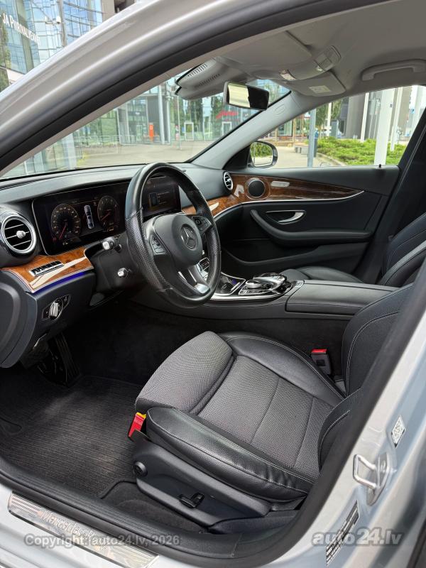 Grey Mercedes-Benz E-Class 2017 in Tallinn, with an engine capacity of 3.50 L and mileage of 185 thousand km for 23790 €, photo 9 on AUTOMOTO.COM.LV