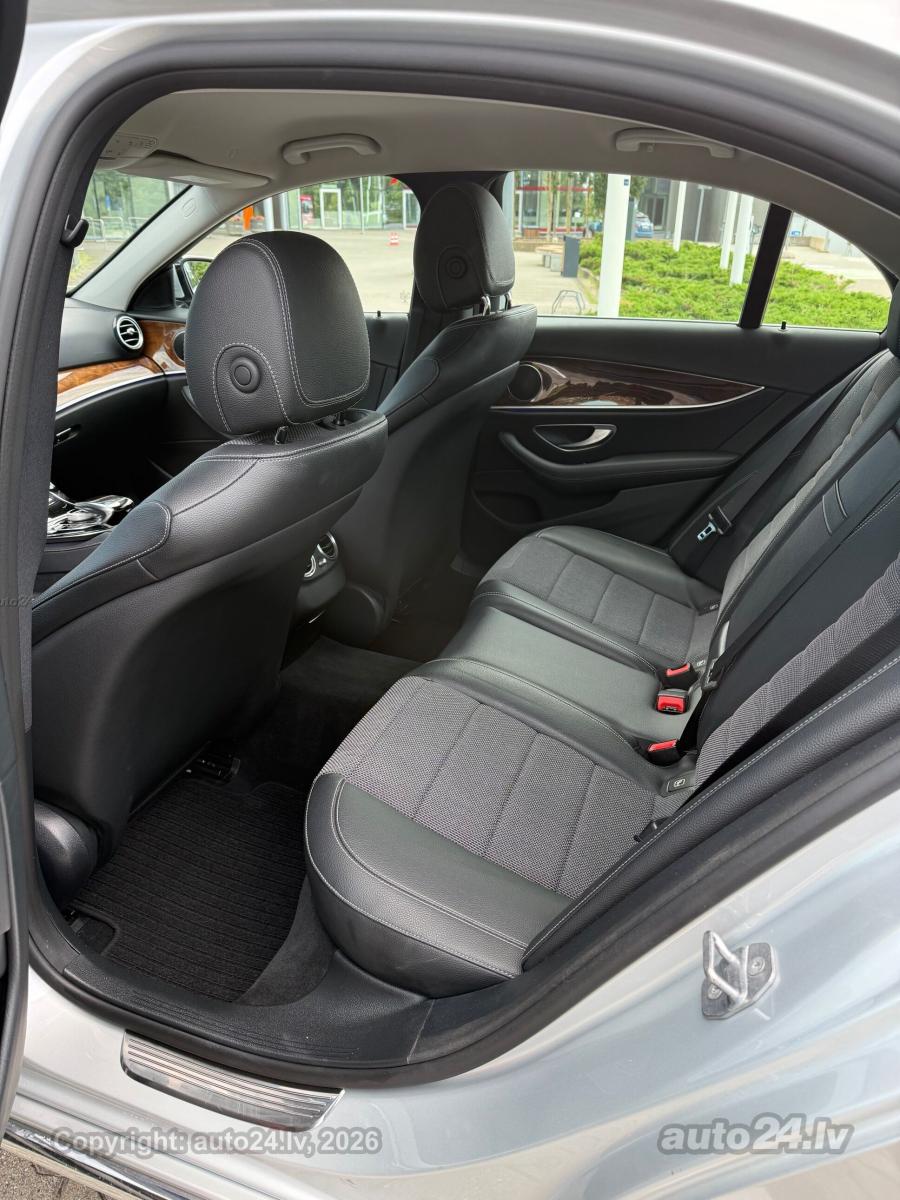 Grey Mercedes-Benz E-Class 2017 in Tallinn, with an engine capacity of 3.50 L and mileage of 185 thousand km for 23790 €, photo 16 on AUTOMOTO.COM.LV