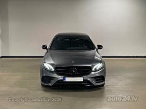 Pelēks Mercedes-Benz E-Class 2018 Tallina, ar dzinēja tilpumu 2.00 L un nobraukumu 202 tūkst. km par 24990 €, foto 3 vietnē AUTOMOTO.COM.LV